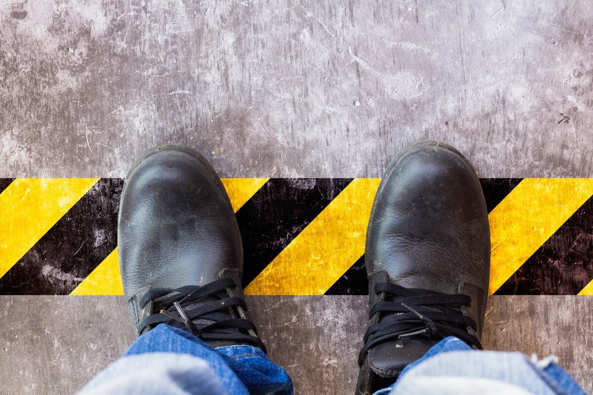 How to Keep Feet Healthy When Working All-Day Standing Shifts